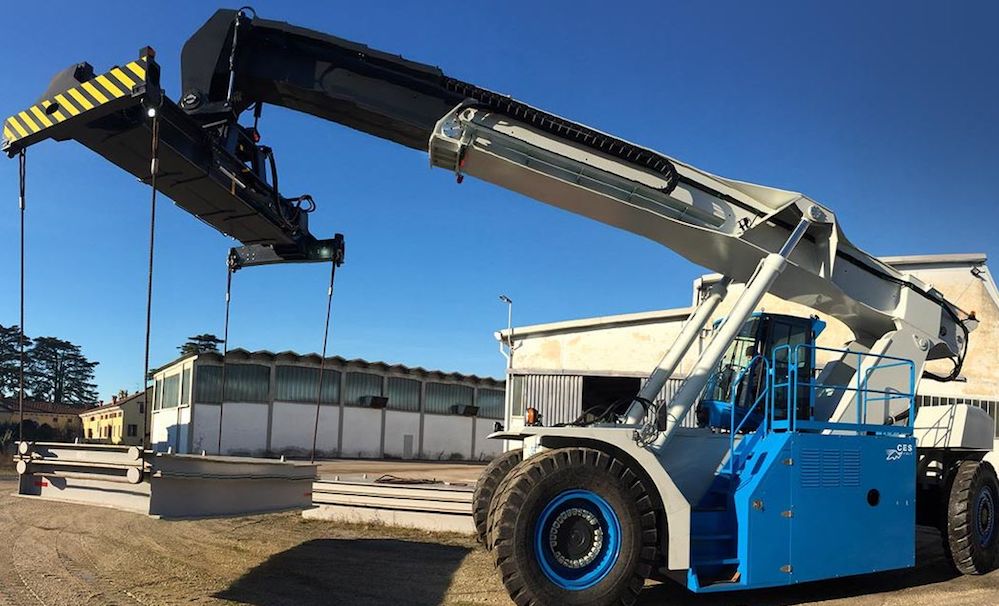 CS Wind opt for brand new CES heavy-duty reach stackers | Lifting ...