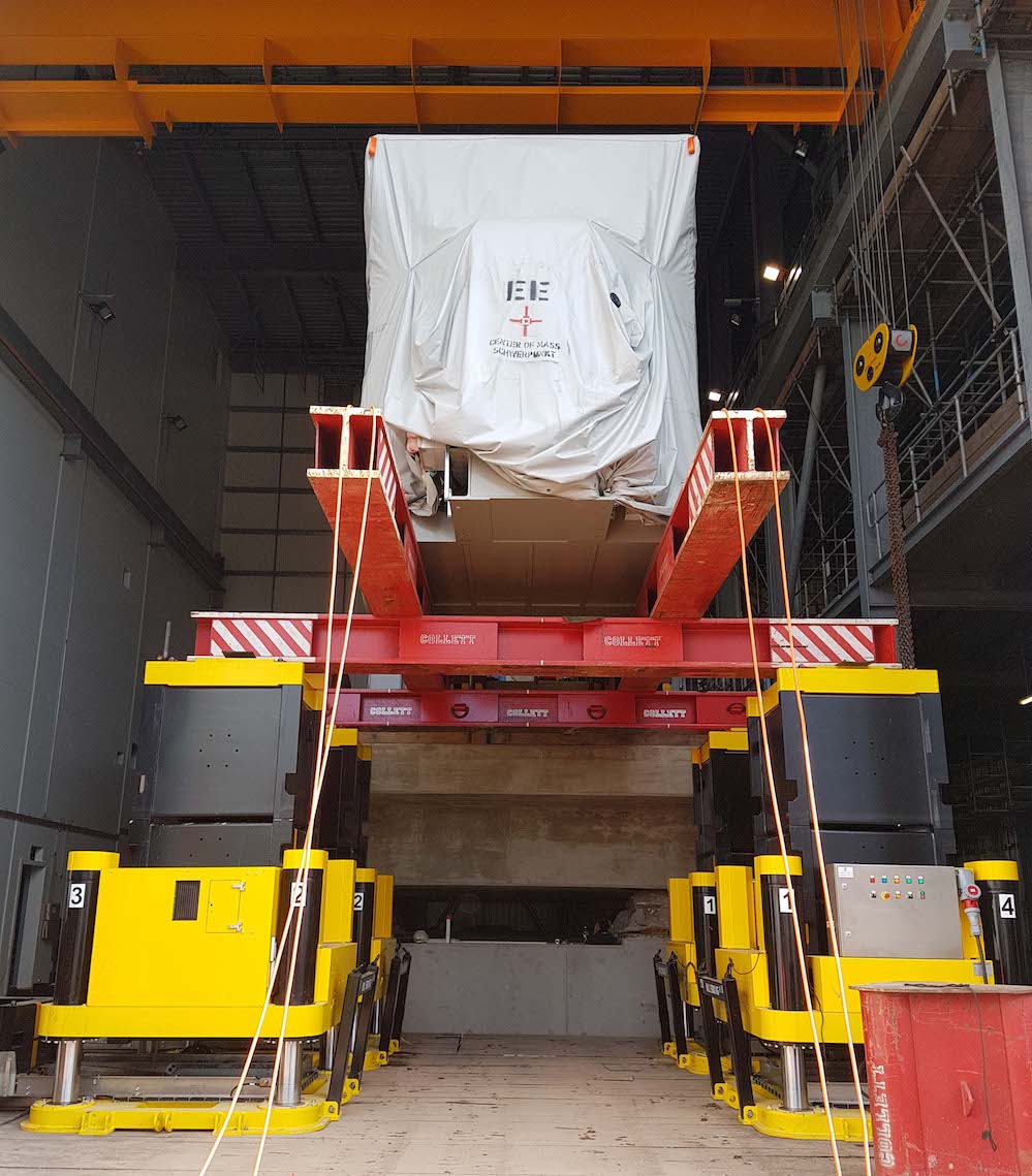 Enerpac 1000 Tonne Jack-Up for Collett Turbine and Generator Lift ...