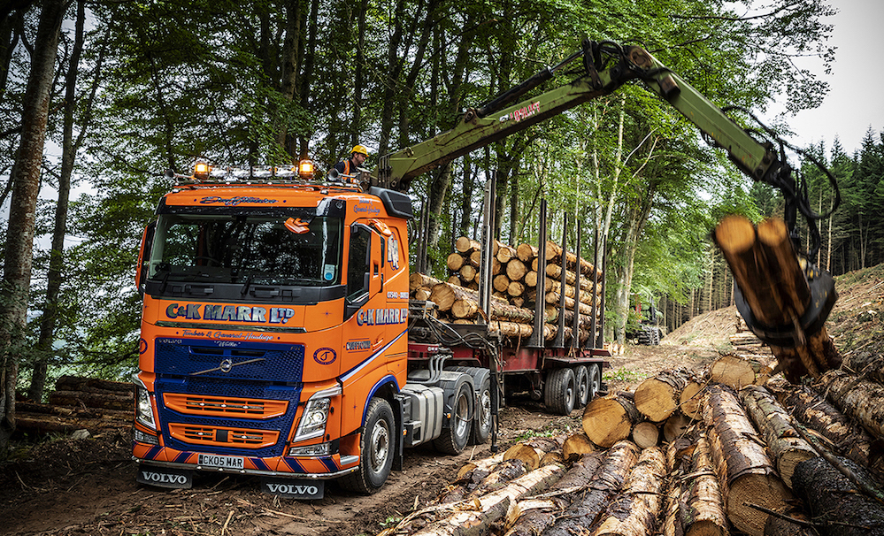 A New Volvo FH Tag Axle Tractor Unit steers a smooth course at C & K ...