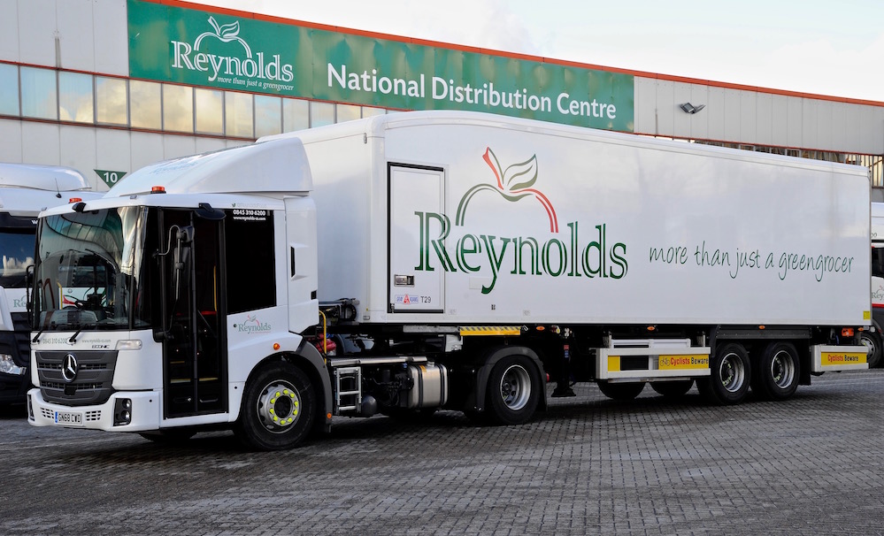 Ryder puts the first Econic tractor into service with Reynolds | Fleet ...