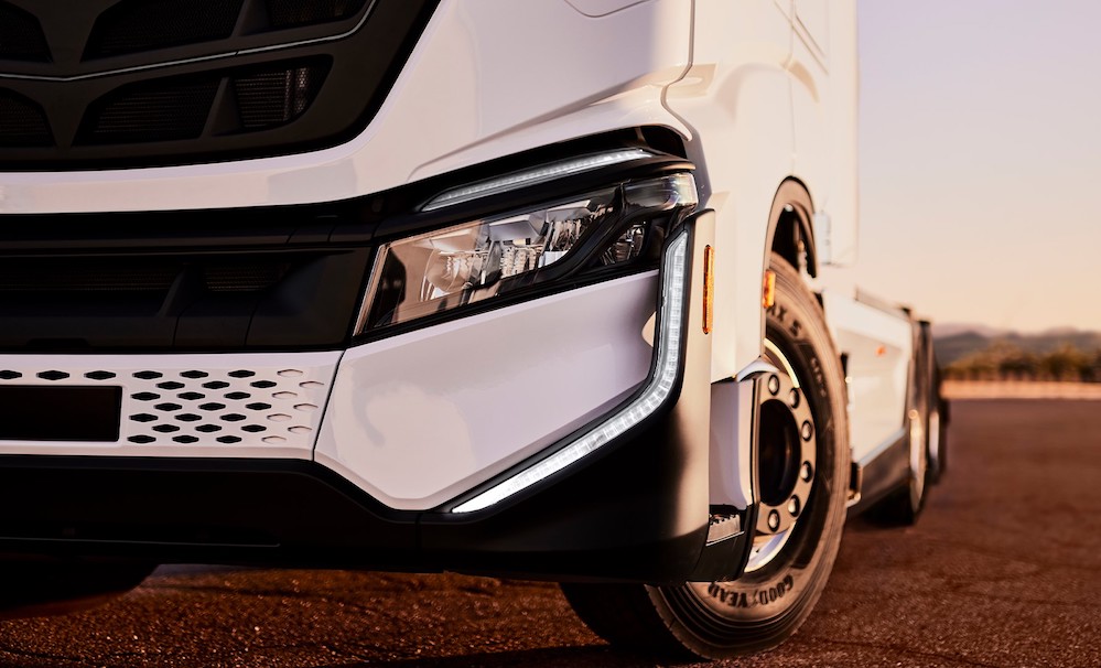 IVECO and Nikola sign MoU with Hamburg Port Authority for Zero-Emission ...