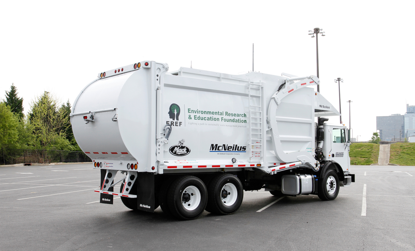 Boughton brings back McNeilus Fel to UK market | Trailers UK Haulier