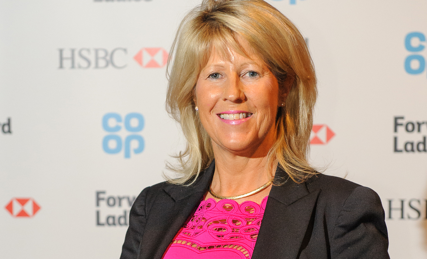 The Pink Link MD lifts inspiring leader award | Awards UK Haulier